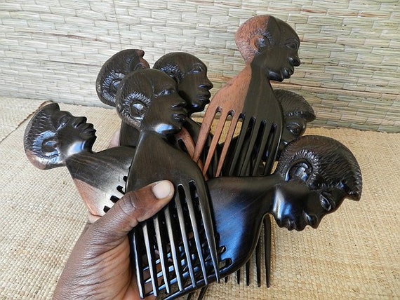 WOODEN COMB MALE AND FEMALE (FROM KENYA) | Quintessence